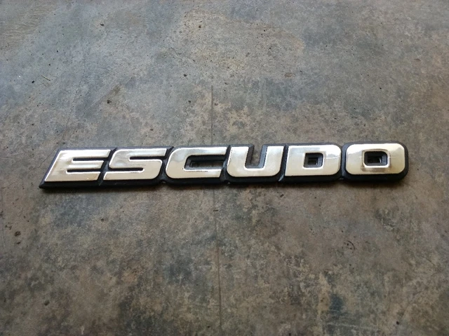 SUZUKI ESCUDO FRONT Fender Side Emblem Decal Badge 3D Chrome EUR 10,37 ...