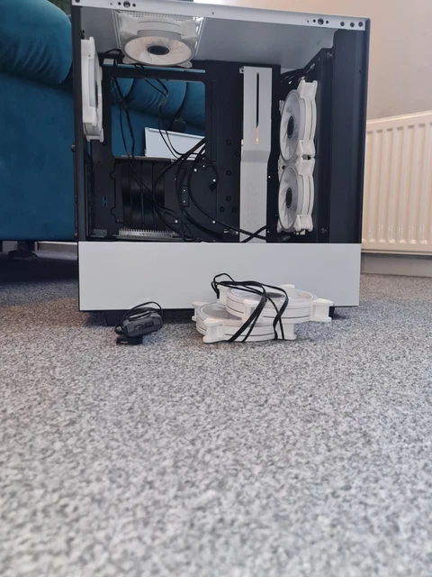 NZXT H510 Flow, phanteks vertical gpu mount and 6 white ezfab rgb fans ...