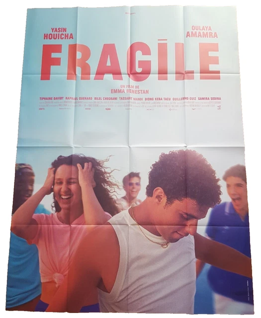 GRANDE AFFICHE CINÉMA: FRAGILE 2021 Emma Benestan Yasin Houicha Oulaya Amamra EUR 14,00 ...