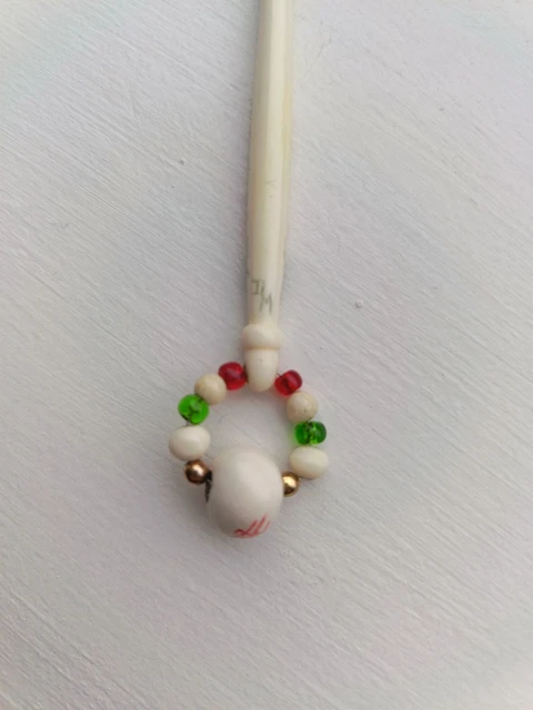 VINTAGE DIANE MILLER Signed Painted Lace Bobbin - Christmas 96 £45.00 ...