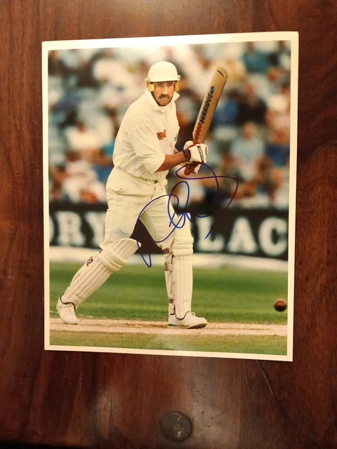 GRAHAM GOOCH ENGLAND Cricketer Essex Hand Signed Photo 10x8 Autograph £ ...