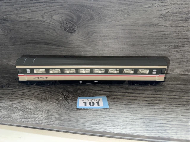 HORNBY R434 - BR Beige/Grey INTERCITY Mk3 OPEN COACH 42251 (8 Window) £ ...
