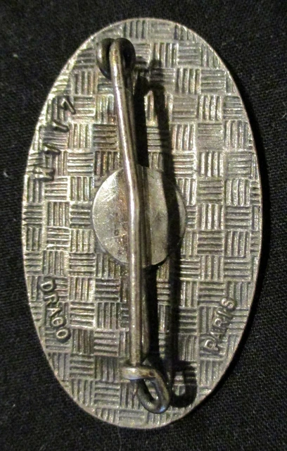 INSIGNE MILITAIRE. 151E Régiment d'Infanterie. DRAGO 117. On ne passe ...