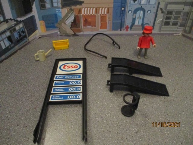 PLAYMOBIL ESSO GAS Station Ramps Sign Gas Attendent $8.00 - PicClick CA
