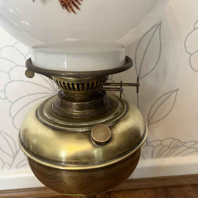 VINTAGE MADE IN England Oil Lamp Complete With Chimney & Shade Shepards ...