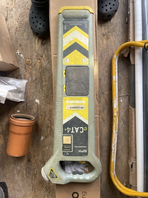 RADIO DETECTION CAT 4 scanner, detects elecric, water and sky cables to ...