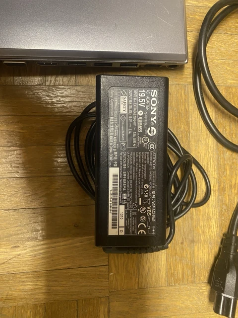 SONY VAIO PCG-4121GM | i3 / 8GB RAM / 120GB SSD | 13.3” Zoll/Guter Akku ...