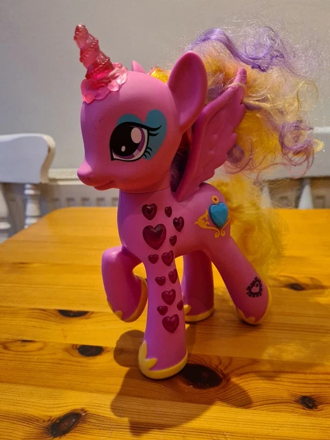 MY LITTLE PONY Light Up Hearts Figure Talking Princess Cadence Pink ...