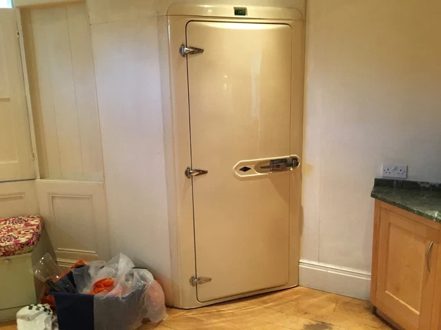LARGE CORNER FRIDGE - Korna Kolna - with Kobol refrigeration unit £ ...