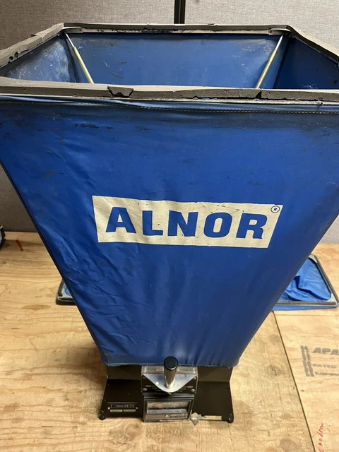 ALNOR ANALOG BALOMETER Complete w/Case With Skirts, Hoods x2 (2’x2’ and ...