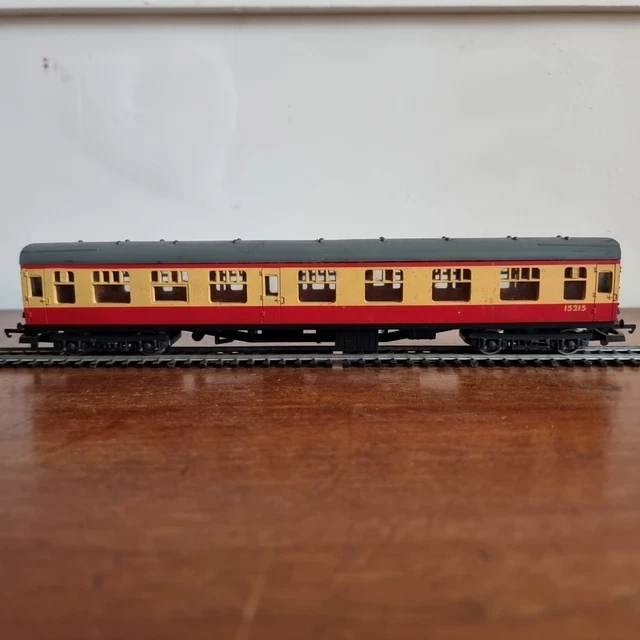 LIMA 9145 BR Mk1 Composite Coach 15125 OO Gauge Era 4 Blood & Custard ...