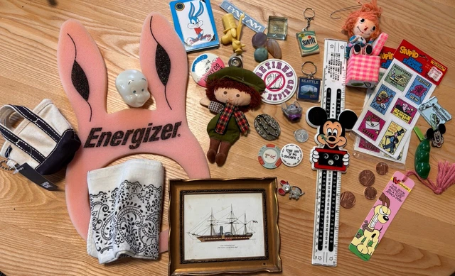 LOT OF 30+ Junk Drawer Random Items Vintage Pins, Toys, & more $16.49 ...