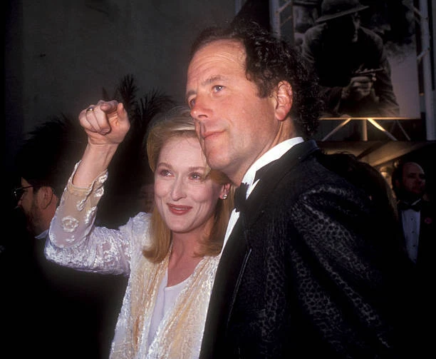 MERYL STREEP AND husband Don Gummer during Warner Bros. Studio R .. Old ...
