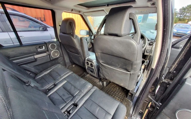 LAND ROVER DISCOVERY Tdv6 Hse Drivers Side Rear Seat Second Row ...