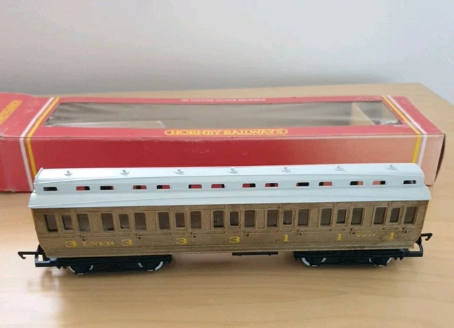 HORNBY - R.391, L.N.E.R. Teak Clerestory Composite Coach (x2) £10.51 ...