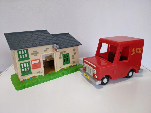 POSTMAN PAT VAN rev 'n' go van missing wing mirrors & Post Office ...