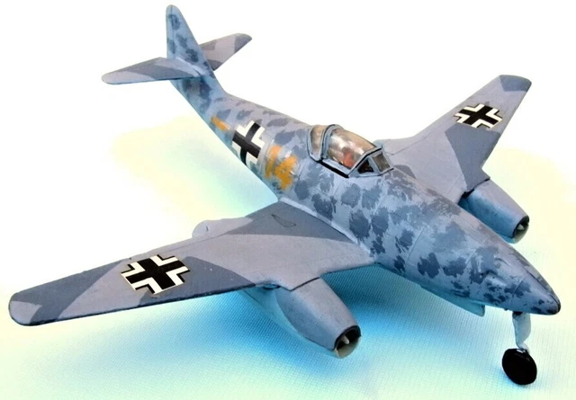 MESSERSCHMITT ME-262A-1A SCHWALBE, Luftwaffe, 1943,built model,scale 1/72 £5.95 - PicClick UK
