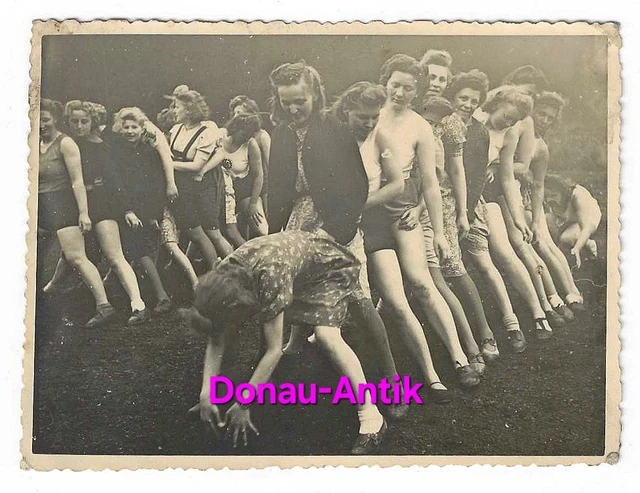 FOTO 11.5×9 HÜBSCHE Frauen Mädchen Sporthemd Brüste Maid Zöpfe 2.WK EUR ...