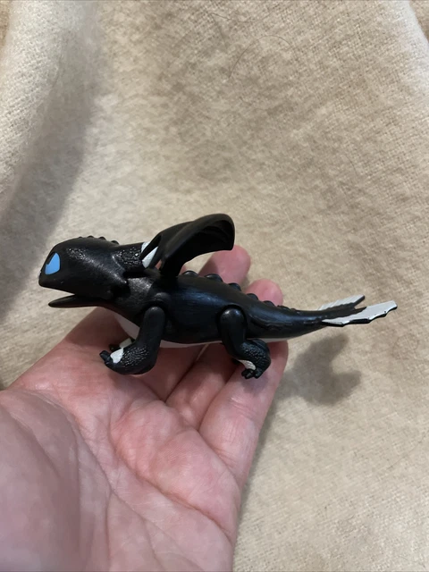 PLAYMOBIL HOW TO Train Your Dragon Baby Toothless Knight Toy Figure ...