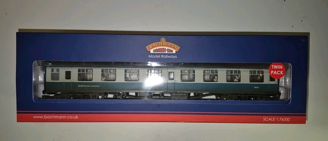 BACHMANN 39-003 2 x BR Mk1 Coach NSE Branding Passenger Figures ...