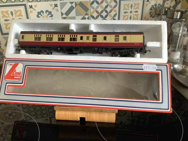 LIMA 305331W BR Mk. 1 BRAKE 2nd COACH M34376 Cream/Crimson - 00 Gauge £ ...