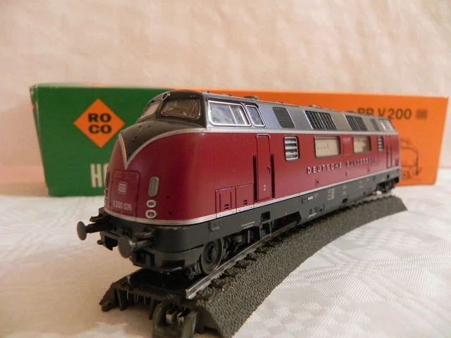 ROCO H0 43928 Diesellok BR V200 035 DB Wechselstrom mit Mängeln Puffer ...