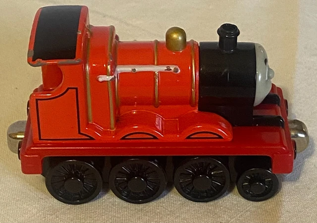 LEARNING CURVE THOMAS the Tank Engine Take Along Engine James 2002 £10. ...