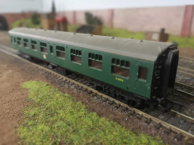 MAINLINE MK 1 Type Coach Southern Region Green S29515 OO Gauge £12.00 ...