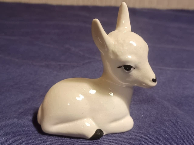 STUDIO SZEILER ENGLAND Pottery Figurine - White Deer Fawn or Sheep Lamb ...