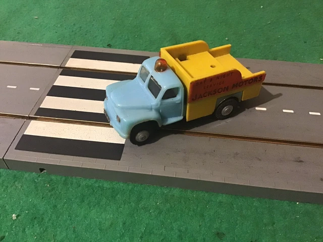 TRIANG MINIC MOTORWAYS Breakdown Lorry With Working Motor Excellent £35 ...