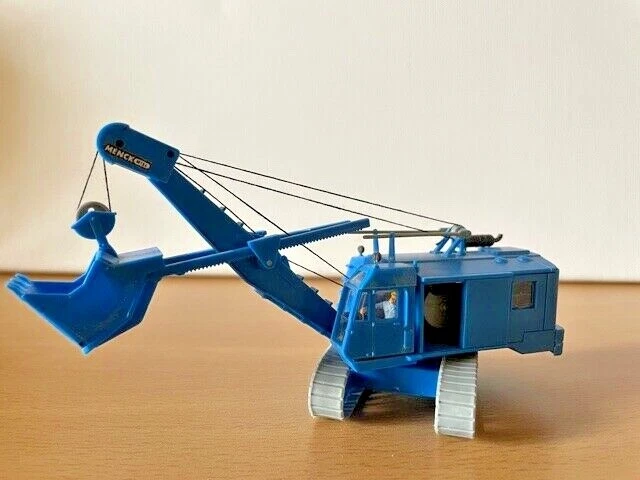 KIBRI 11265 EXCAVATRICE Menck avec Pelle - Menck Bagger mit Hochlöffel ...