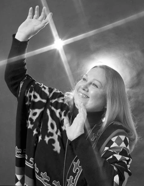 SINGER AND ACTRESS Barbara Cook In 1975 1 Old Dance Ballet Photo $9.00 ...