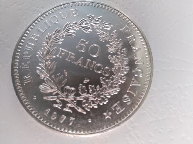TRÈS BELLE PIÈCE de 50 Francs de 1977, en argent (900‰), rare et bien conservee EUR 35,00 ...
