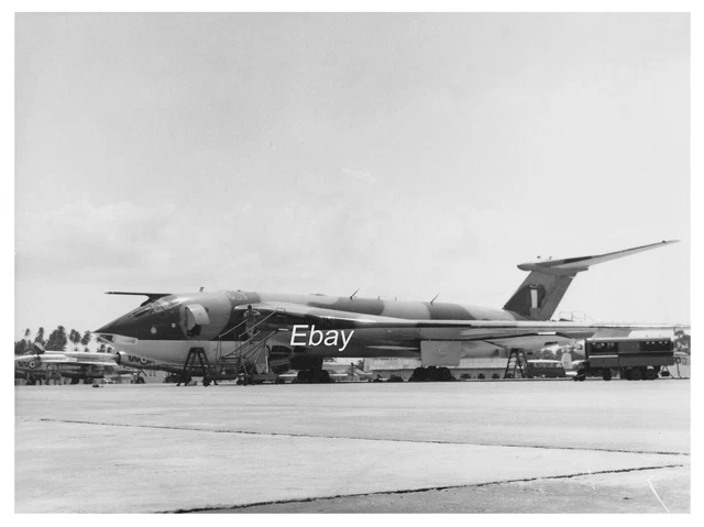 VICTOR K.1 RAF FEAF 1960's ORIGINAL RAF HQ FEAF PHOTO RARE £1.99 ...