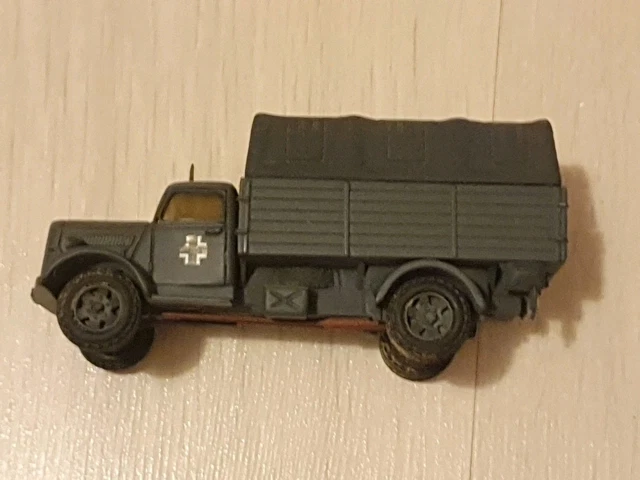 PARADE NO: 12 - GERMAN BACHE TRUCK TYPE OPEL BLITZ - Ech: 1/50th ...