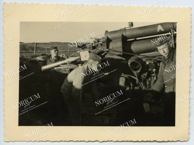 FOTO WEHRMACHT SCHWERE Flak 8,8 cm Feuerkommando Vorbereitung ...