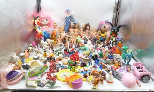 JOB LOT COLLECTION Of Mixed Plastic Toy Figures, Animals And Toys £5.99 ...