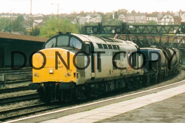 UK DIESEL TRAIN Railway Photograph Of Class 37 37673. Loco. Rm37-1603 £ ...