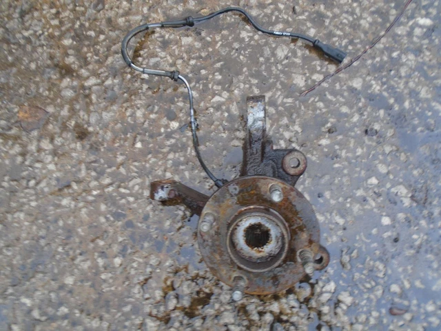 FORD FIESTA STUB Axle - Driver/Right Front 1.2 Petrol 2008-2013 £45.00 ...