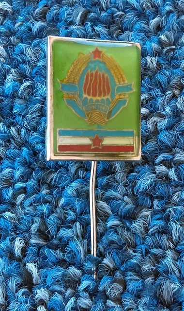 SOCIALIST REPUBLIC YUGOSLAVIA SFRJ coat of arms, flag, antique pin ...