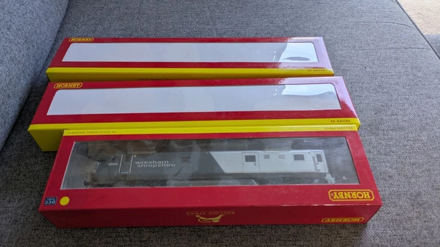 HORNBY R4472 DRIVING Van Trailer (DVT) Wrexham & Shropshire 2 x MK3 ...