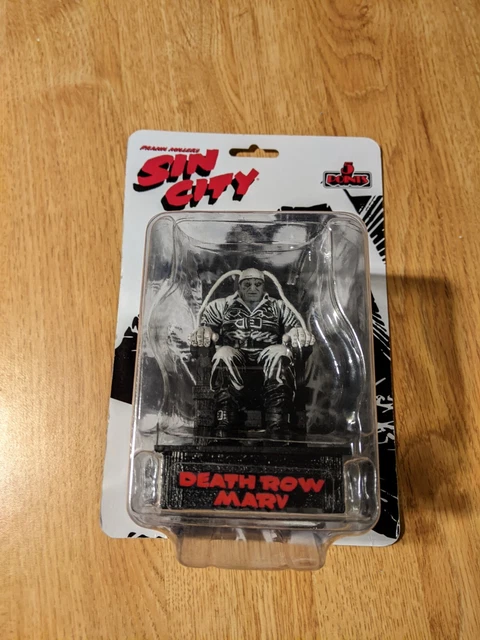 FIGURINE SIN CITY The Hard Goodbye Death Row Marv 3,75 pouces Mezco Exclusive Cardée EUR 33,59 ...