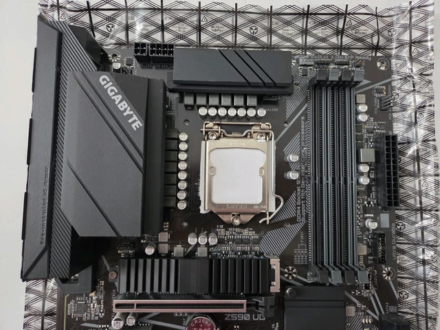 GIGABYTE Z590 UD AC DDR4 LGA 1200 ATX Gaming Motherboard Intel 10/11 ...