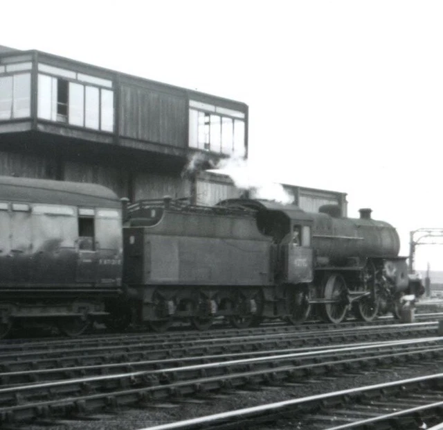VINTAGE TRAIN PHOTOGRAPH 42712 2-6-0 steam locomotive railway 1960s #9 ...