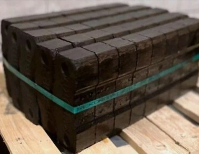 BRAUNKOHLEBRIKETT BRAUNKOHLE BRIKETT Kaminbrikett 25Kg KEIN VERSAND NUR ...