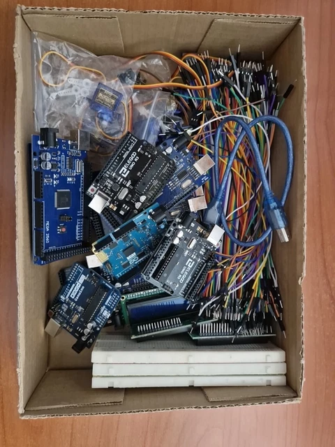 KIT COMPLETO PER Arduino Uno R3 Breadboard più scheda Arduino compatibile EUR 200,00 - PicClick IT