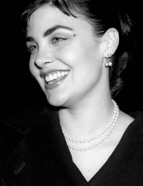 SHERILYN FENN AT 43rd Writers Guild of America Awards on March- 1991 ...