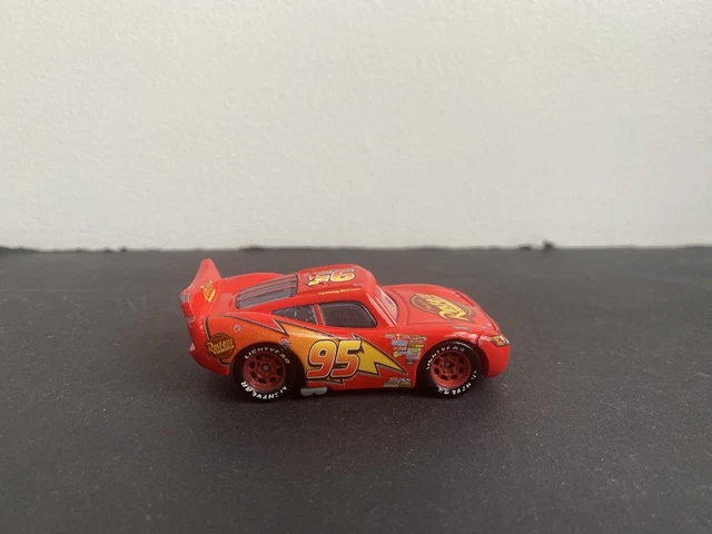 DISNEY PIXAR CARS LENTICULAR LIGHTNING MCQUEEN Diecast 1:55 Mattel RARE ...