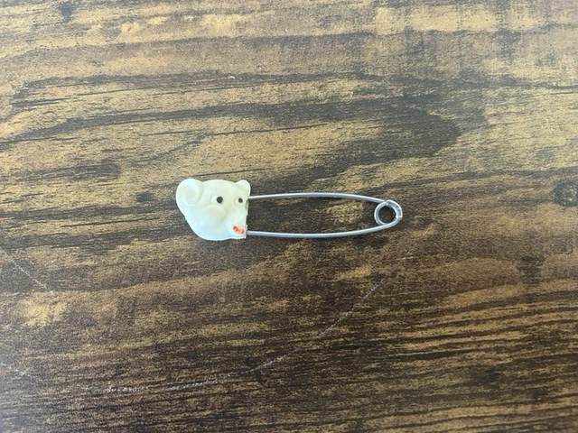RARE BAKELITE TEDDY Bear Safety Diaper Pin Vintage Retro Collectable £4 ...