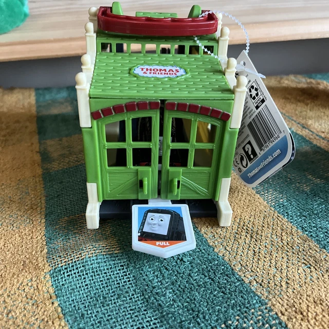 THOMAS & FRIENDS Connect & Go Diesel Shed With Metal Engine BNWT £11.02 ...